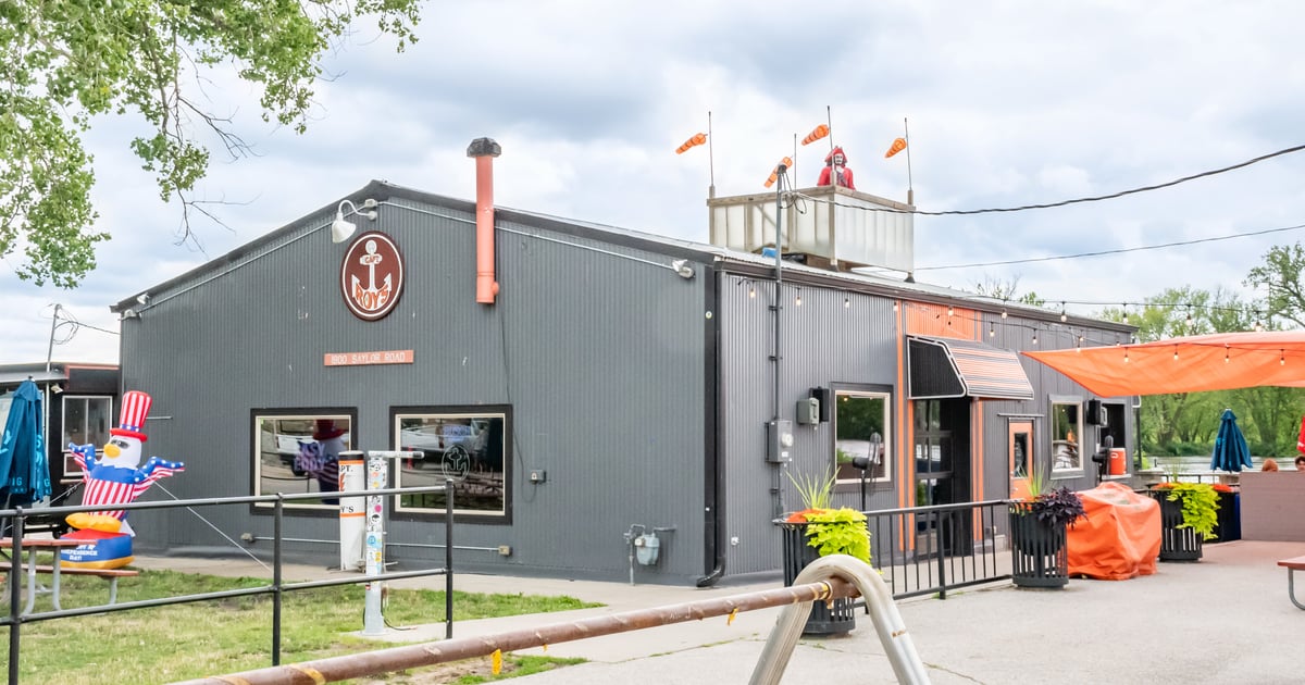 About - Captain Roy's - Bar in Des Moines, IA