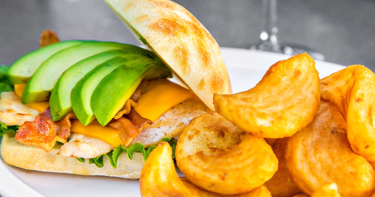 California Chicken Sandwich - Daily's Sports Grill