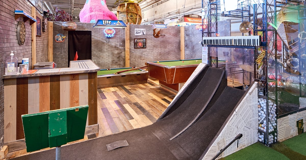 Mini Golf | Hole 12 - Can Can Wonderland, St. Paul MN