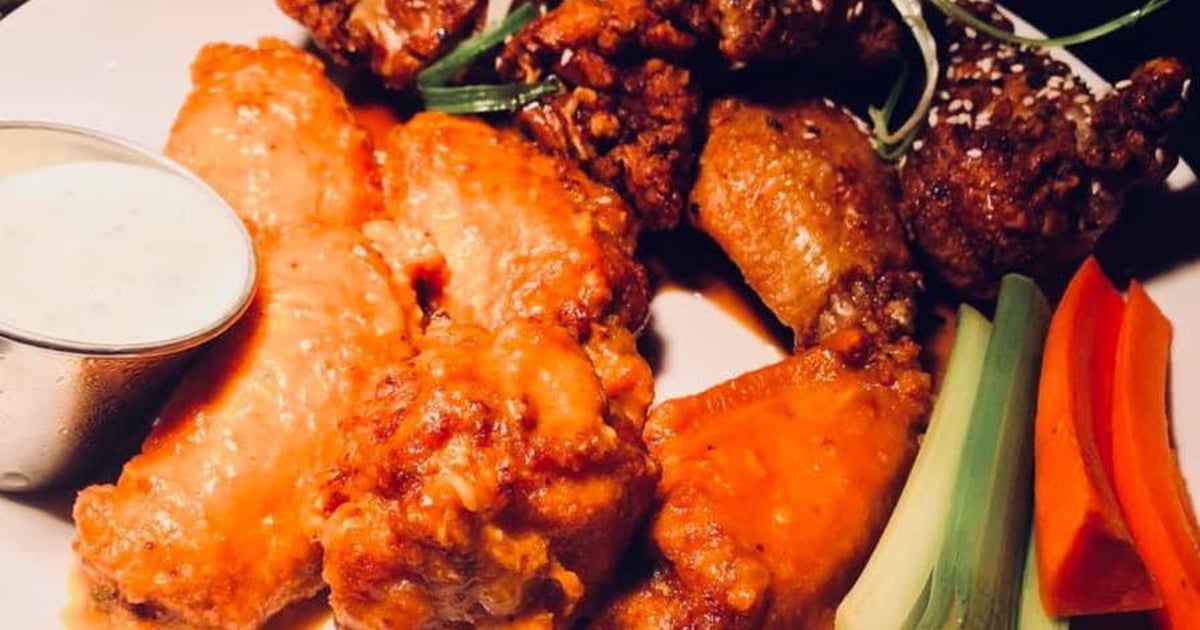 Louie's Crispy Wings - Louie's Tap House - American Restaurant in IL