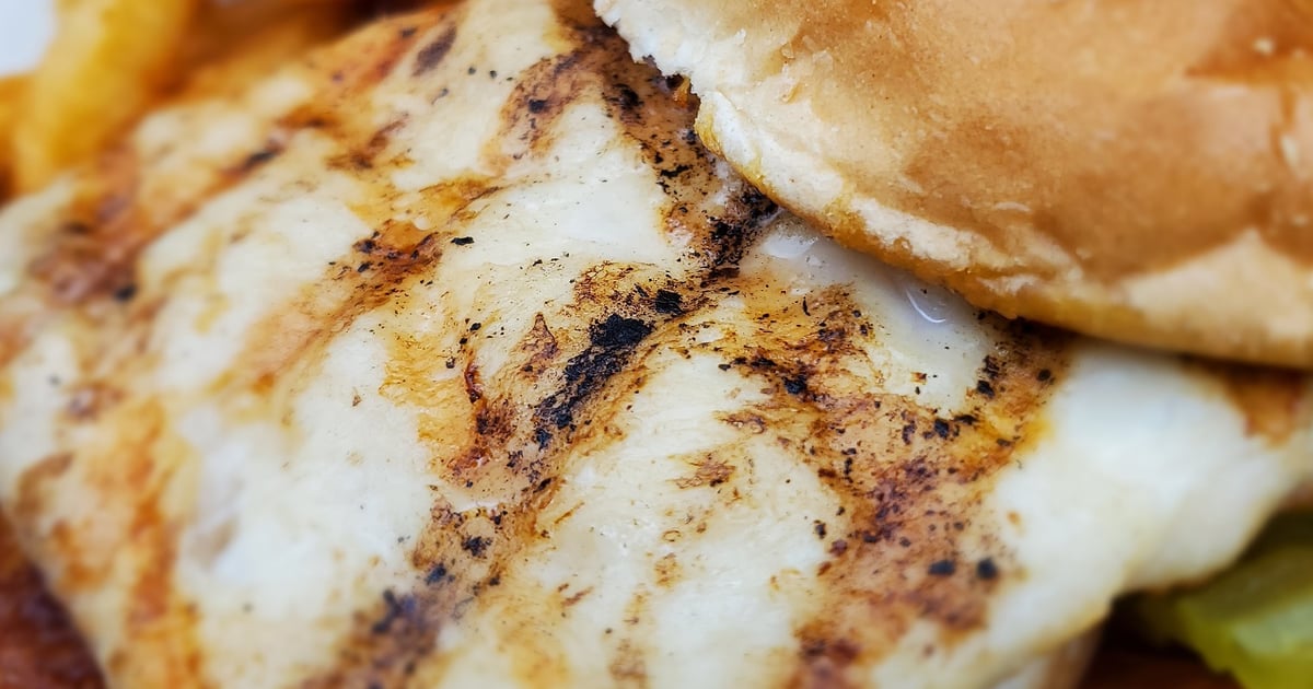 *Chicken Sandwich - JT's Grill - Bar & Grill in De Soto, KS
