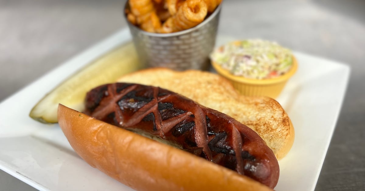 Jumbo 1/2 lb Hot Dog - Max and Benny's