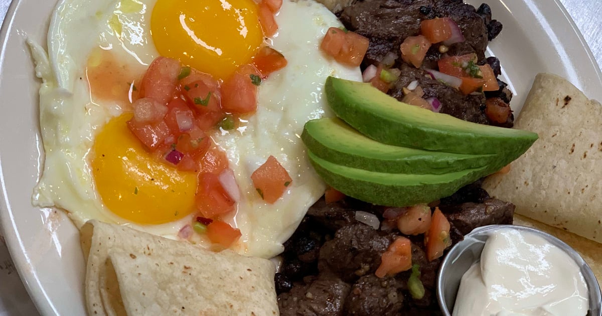 Huevos Rancheros & Carne Asada - Rhody Hen Cafe - Breakfast Restaurant ...