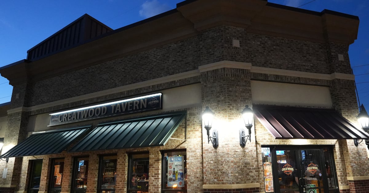 About - Creatwood Tavern & Rooftop - American Restaurant in Smyrna, GA