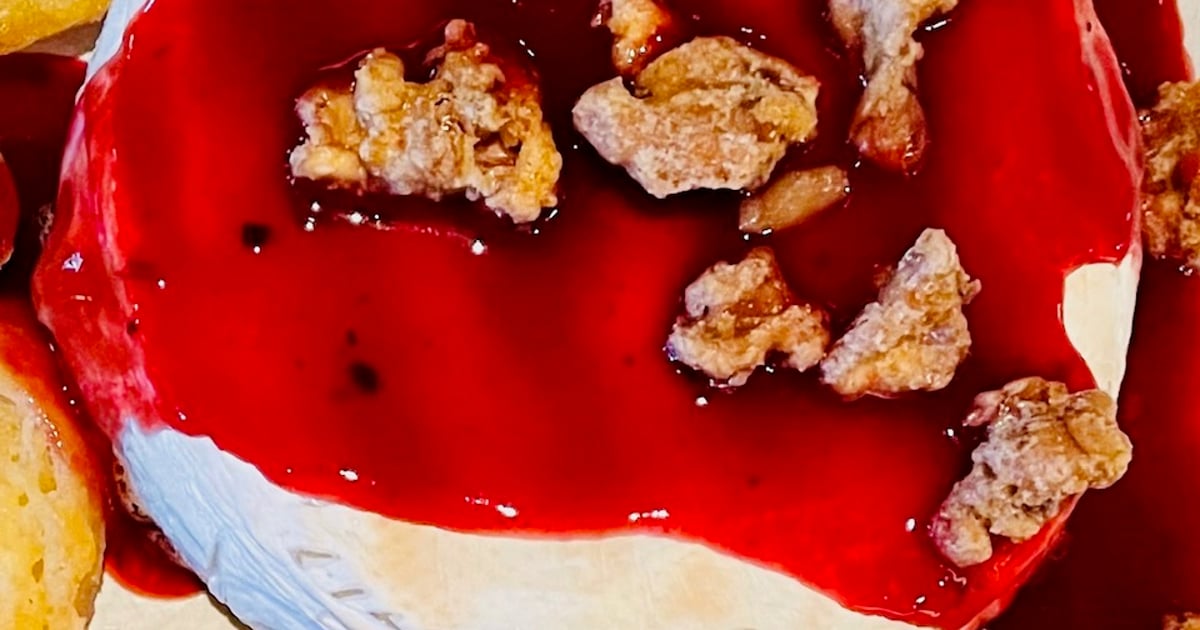 Baked Brie - APPETIZERS - Cedar Creek Inn - American Restaurant in Brea, CA