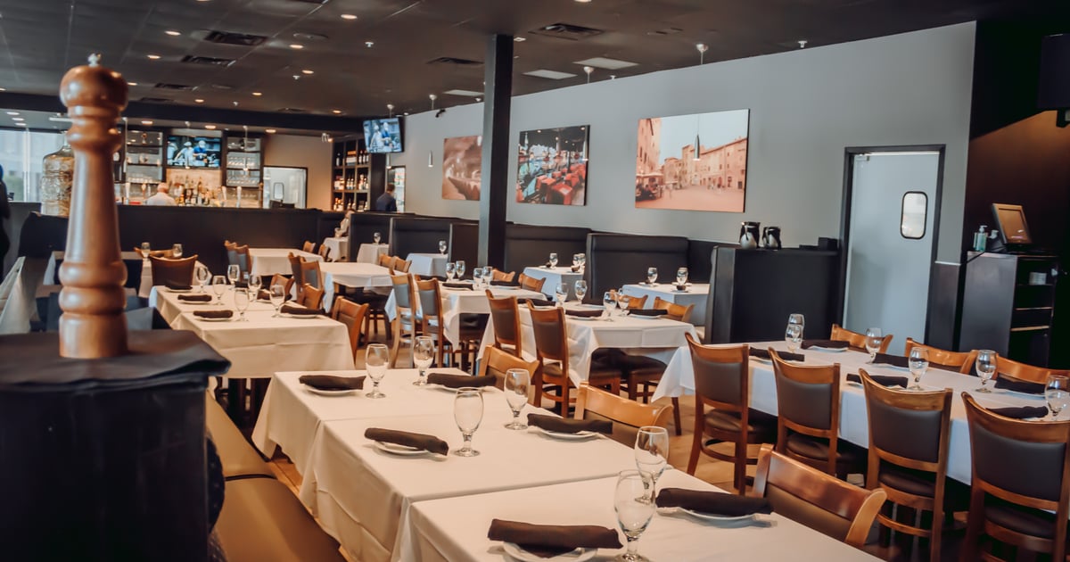 Mezza Luna - Italian Restaurant in The Villages, FL