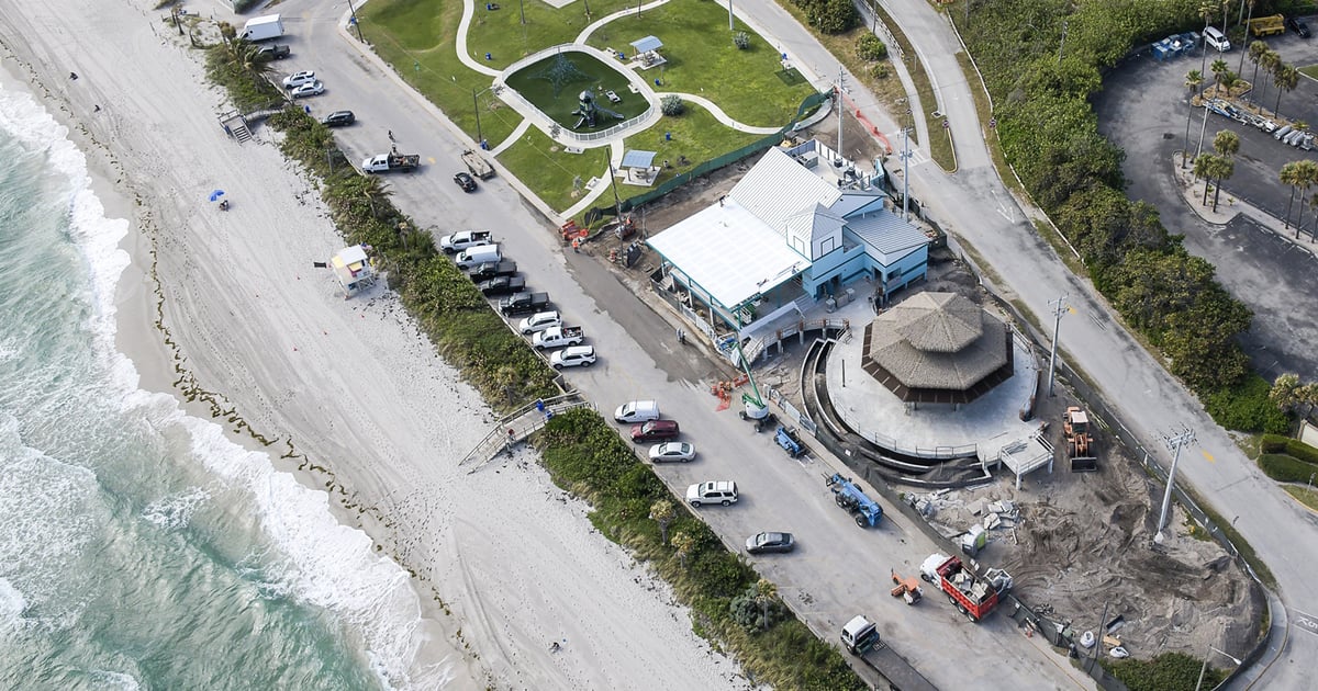 Dania Beach - Lucky Fish Beach Bar & Grill in South Florida