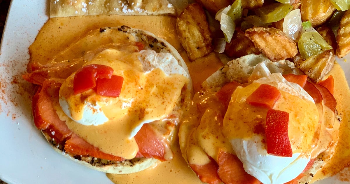 Smoked Salmon Benedict - BRUNCH - Kafé Neo (Kafé Neo Woodstone Group) - Greek Restaurant in WA