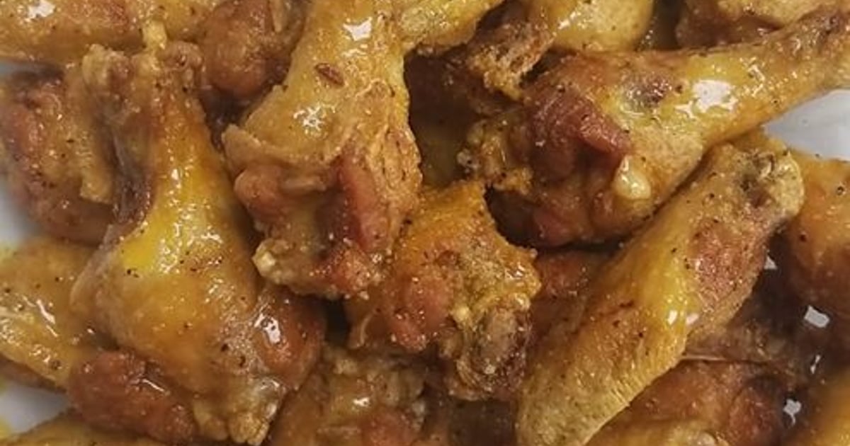 20 Wings - The Menu - Vicky Lou's Burgers - American Restaurant in ...