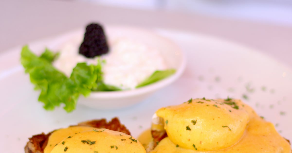 Steak Benedict - Honey's Bistro & Bakery - Breakfast Restaurant in ...