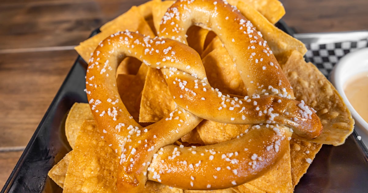 About - Triple Cats Bar & Grille - American Restaurant in OH