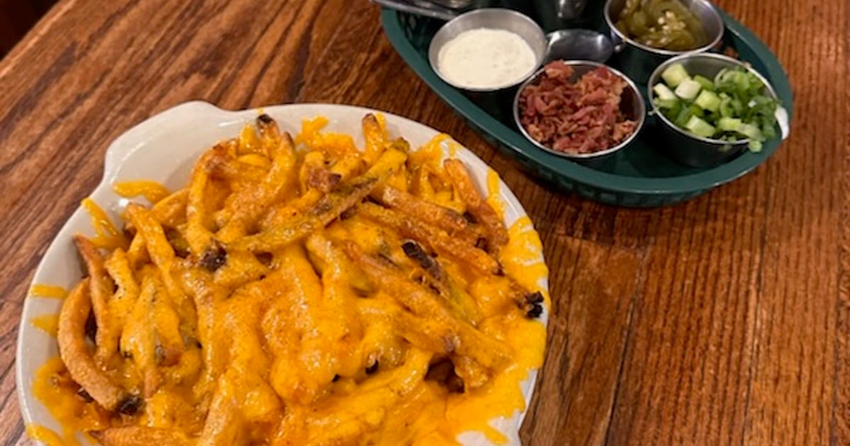 Cheddar Fries - Half - Snuffer's The Original Better Burger