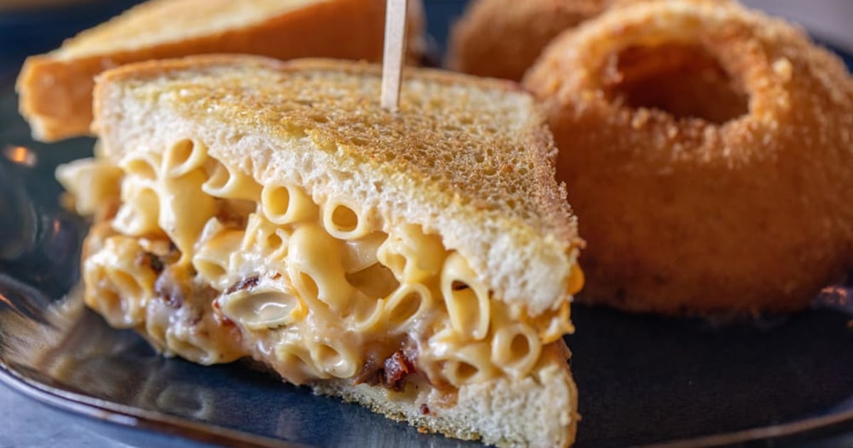 Septembers Mac N' Melt - Septembers Taproom and Eatery - Bar & Grill in CA