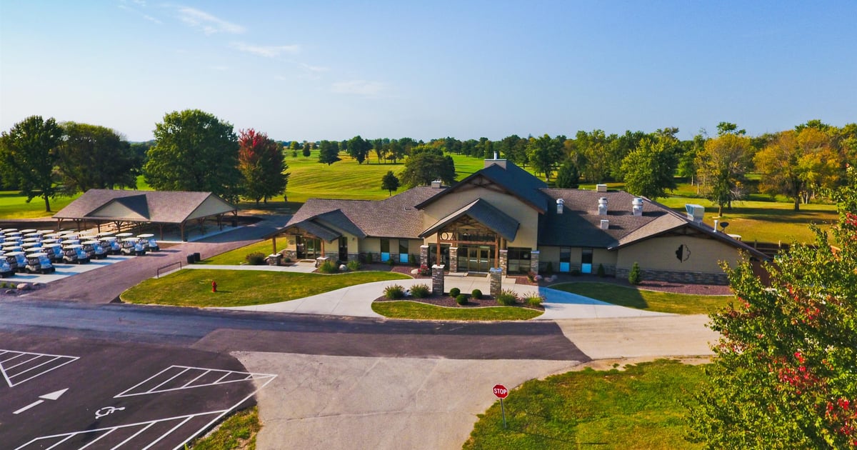 Home - The Watering Hole at Oak Run - Restaurant in IL