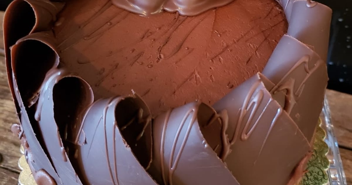 Chocolate Curl Cakes - Signature Cakes - Rockwell's Bakery - Bakery in CA