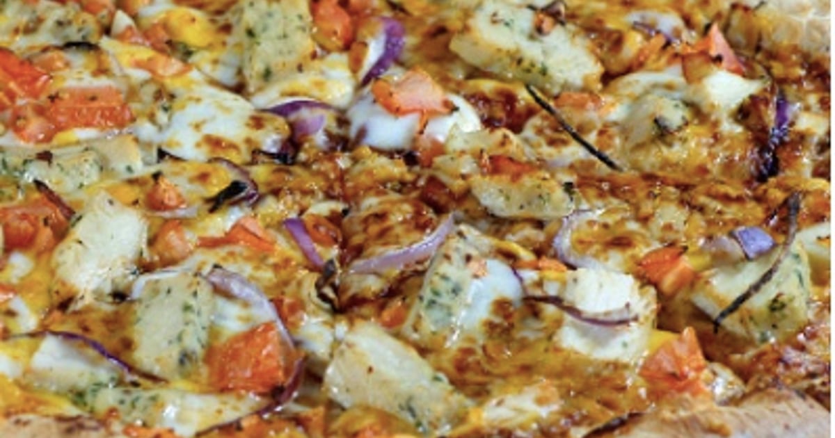 18" BBQ Chicken - Pizzas - Uncle Peteza's Pizzeria - Pizza Restaurant ...
