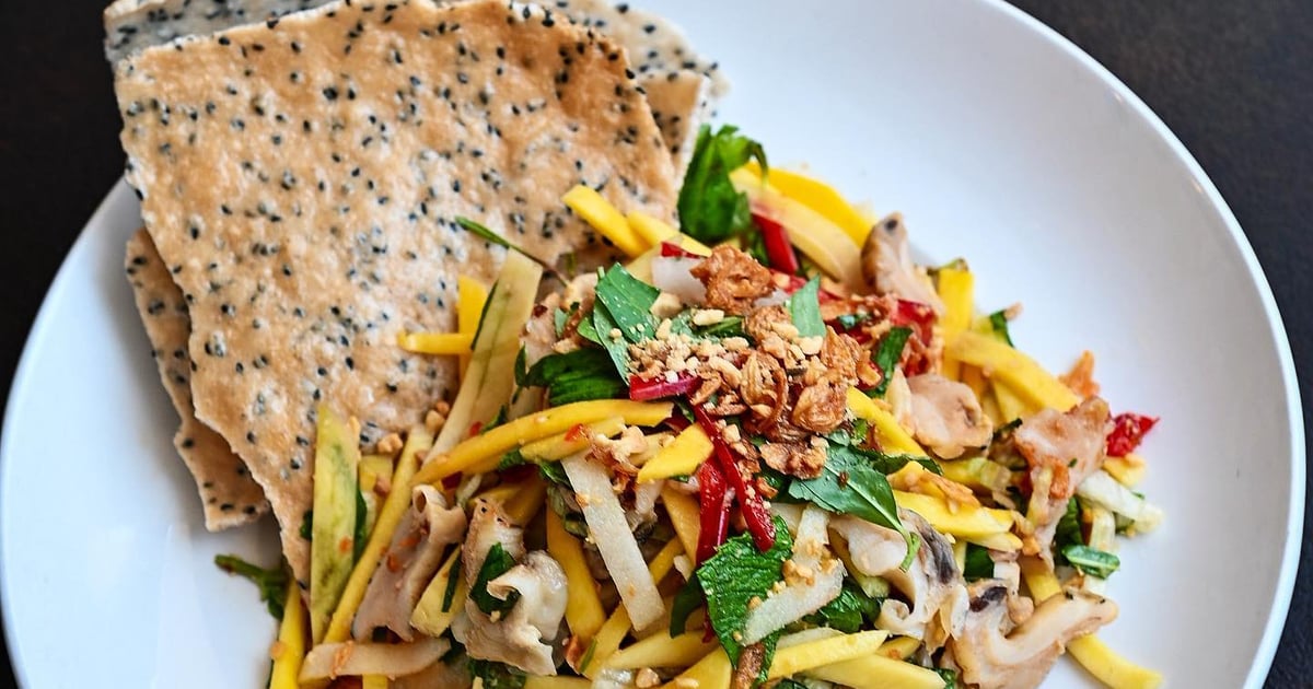 Canadian Escargot Mango Salad - "Gỏi Xoài ốc Hương" - Brodard Chateau ...
