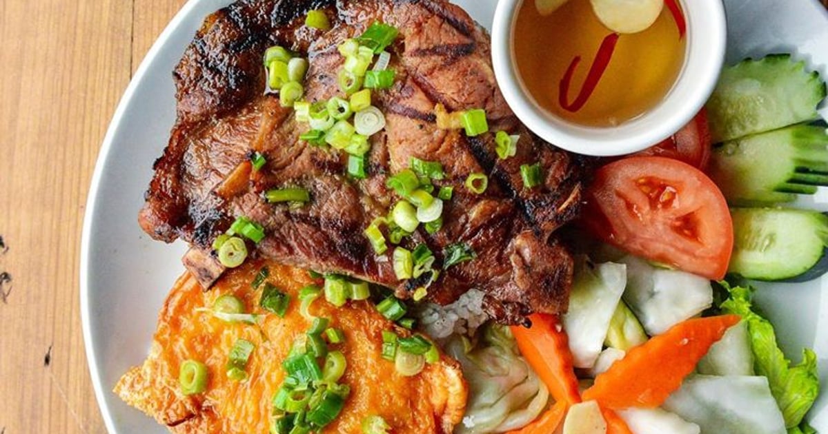 Broken Rice with Pork Chop & Shrimp Paste – Cơm Tấm Sườn Nướng Tàu Hủ ...