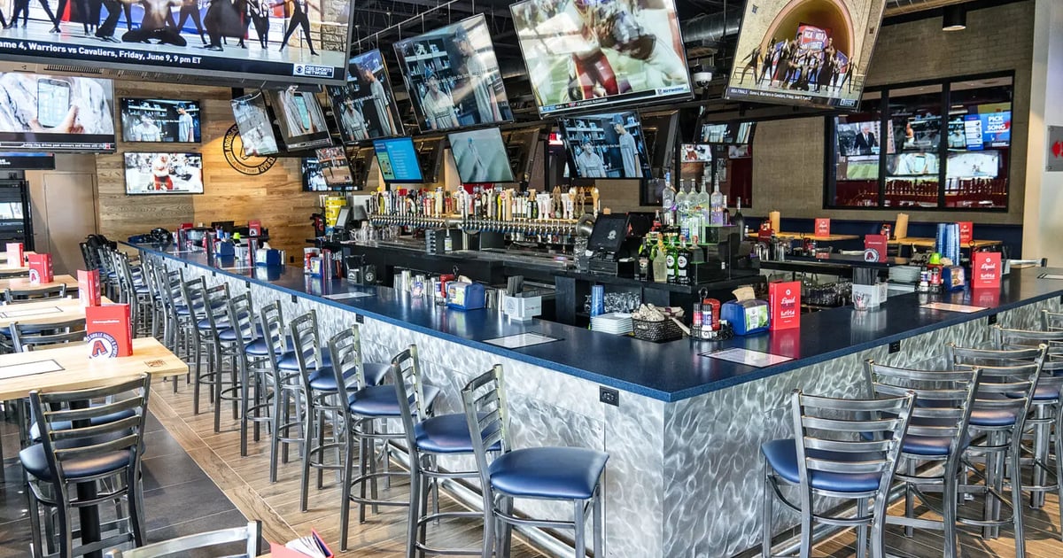 Private Events at Arooga's - Arooga's | Sports Bar and Grill | Award ...