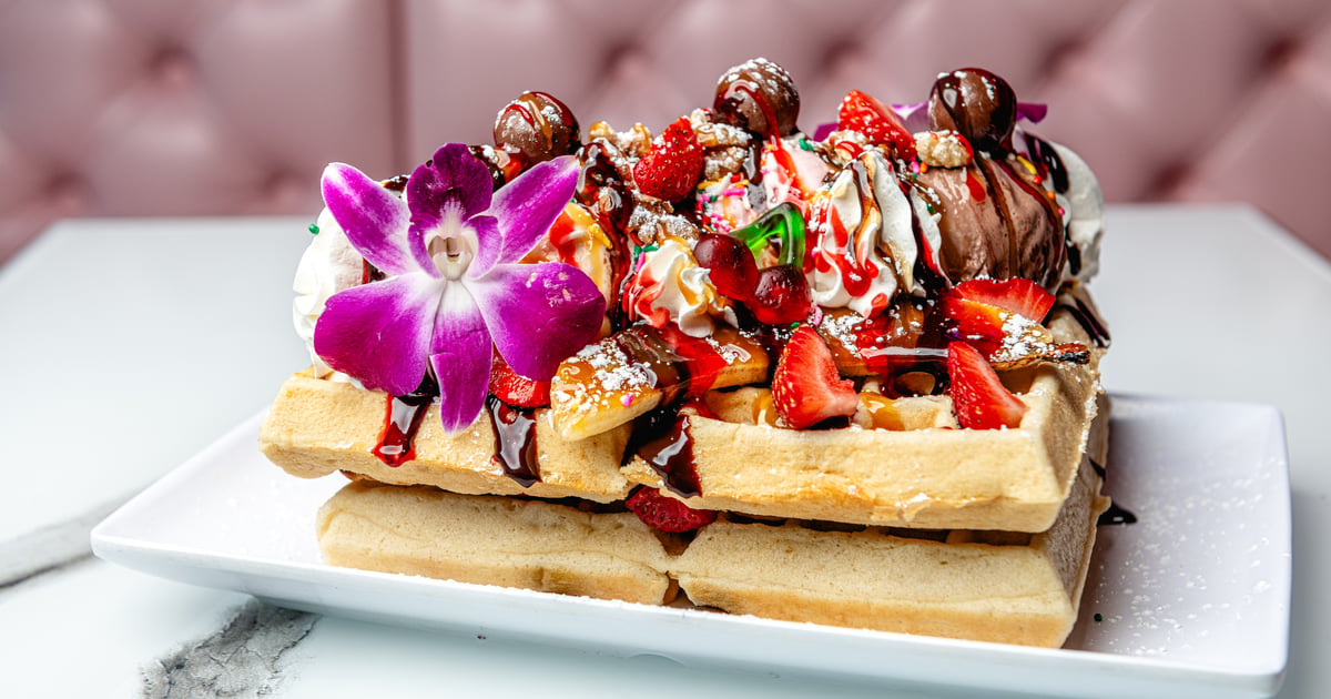 Banana Split Waffle - Sugar Factory