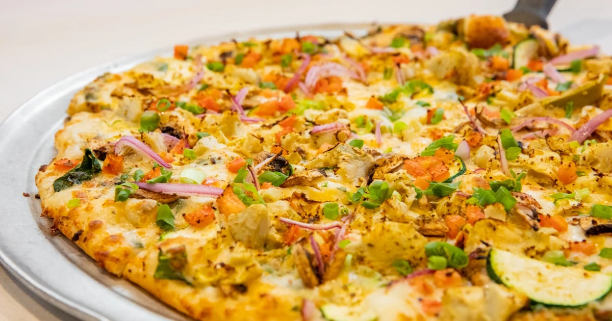 Gourmet Veggie (Vegetarian) - Round Table Pizza - Hilton Hawaiian Village - Pizza Restaurant in ...