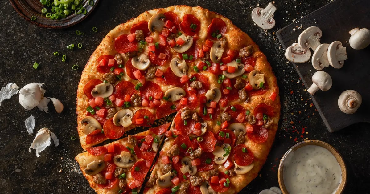 Italian Garlic Supreme - Round Table Pizza - Hilton Hawaiian Village ...