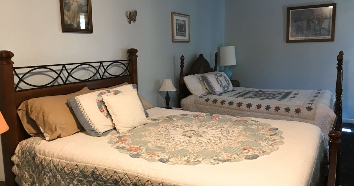 Queen Rooms - The Brewhouse at Cliff View -Restaurant in Covington, VA