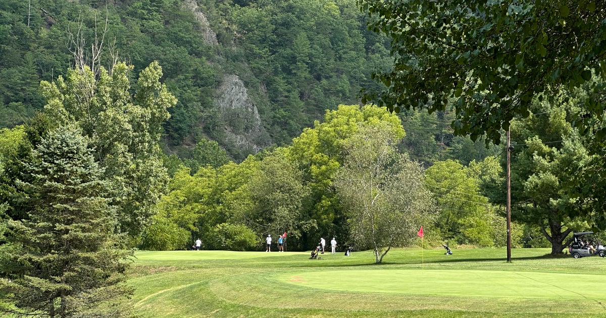 Join Our Team - The Brewhouse at Cliff View -Restaurant in Covington, VA