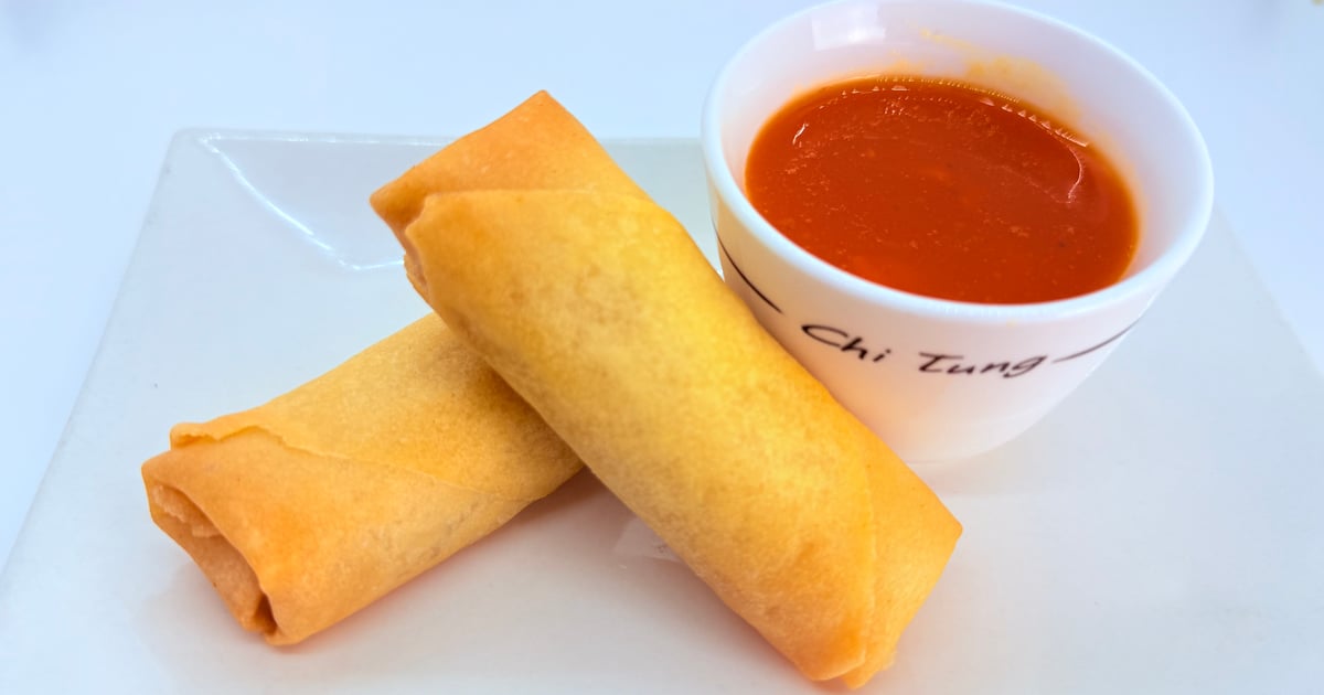 031 Shanghai Crispy Egg Rolls - Chi Tung Restaurant