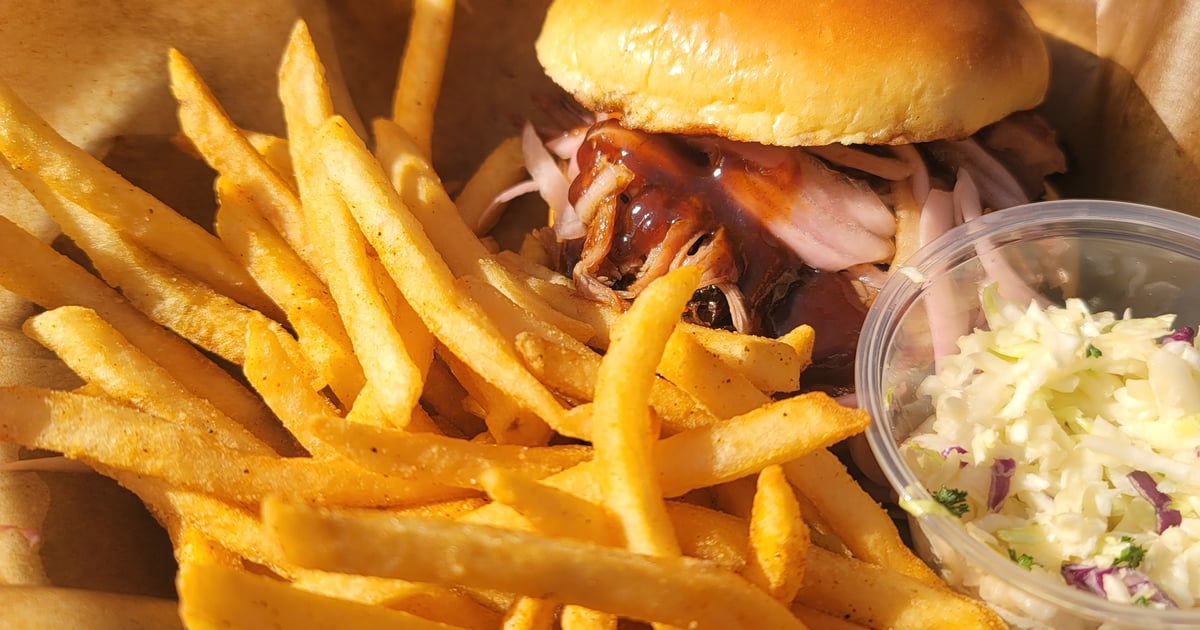 Old Crow Pit Sandwich - Old Crow - Bar & BBQ Restaurant in Wrigleyville