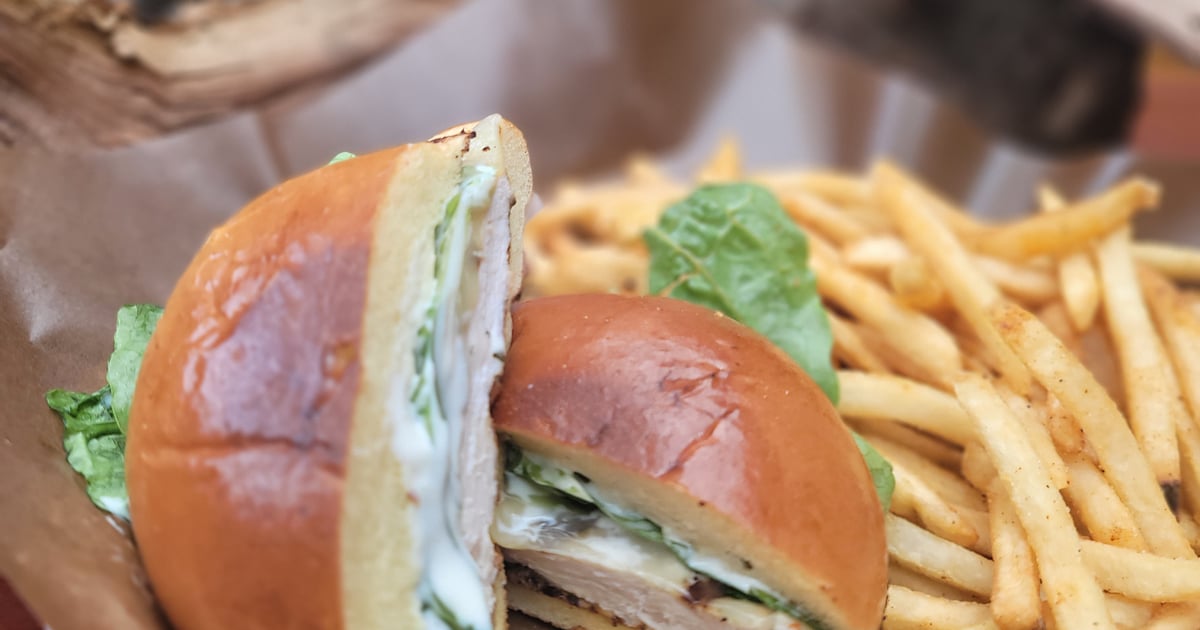 Grilled Chicken Sandwich - Old Crow - Bar & BBQ Restaurant in Wrigleyville