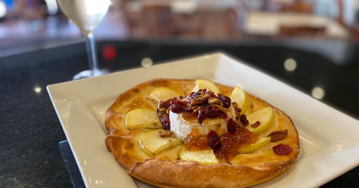 Apple Brie - La Pizzeria Lafayette - Italian Restaurant in Lafayette, LA