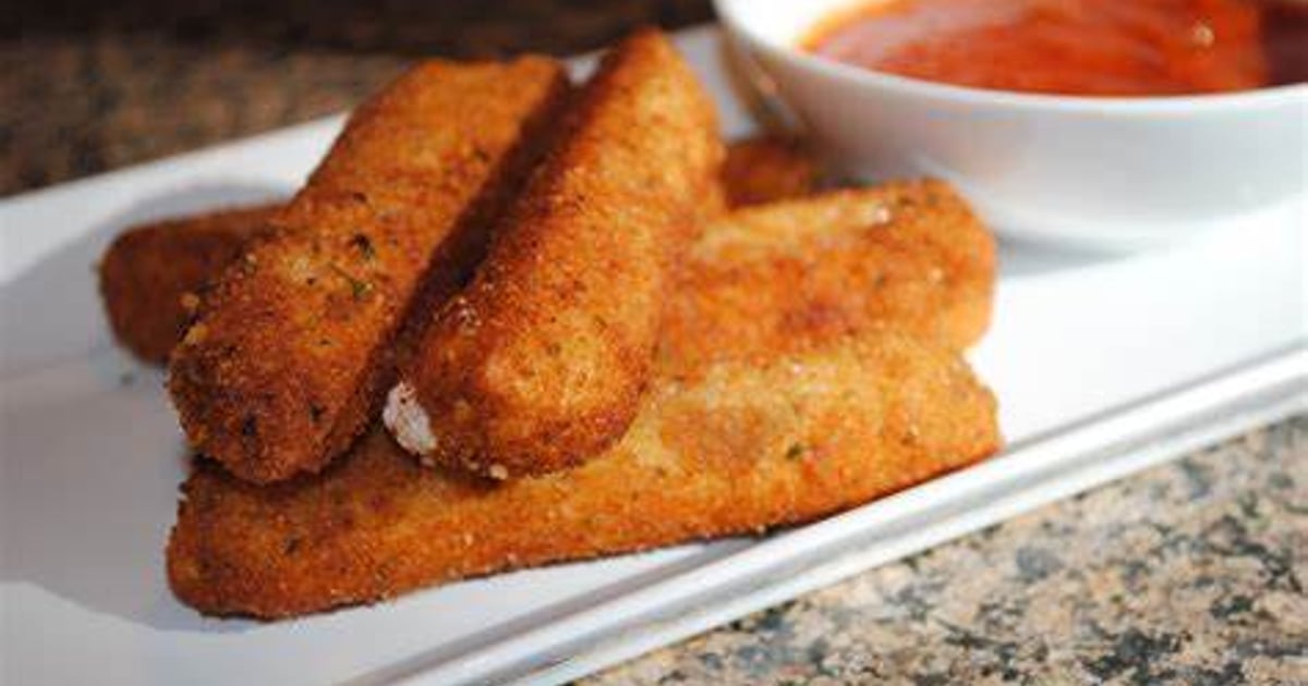 Mozzarella Cheese Sticks - Hackers Bar & Grill | Restaurant in Gig ...