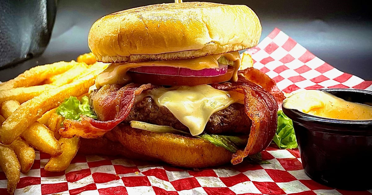 #8 Fire Pit Burger - Beetle's Bar And Grill Kitchen Hours - American ...