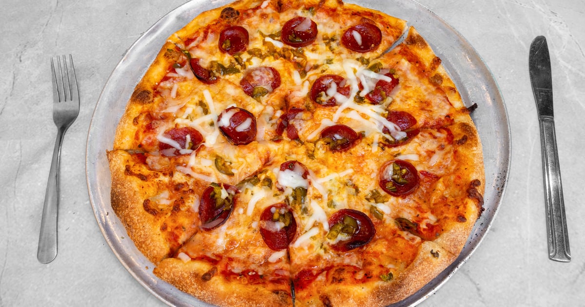 16" Hot Honey Pepperoni - Home Team Pub Liverpool's Sports Bar