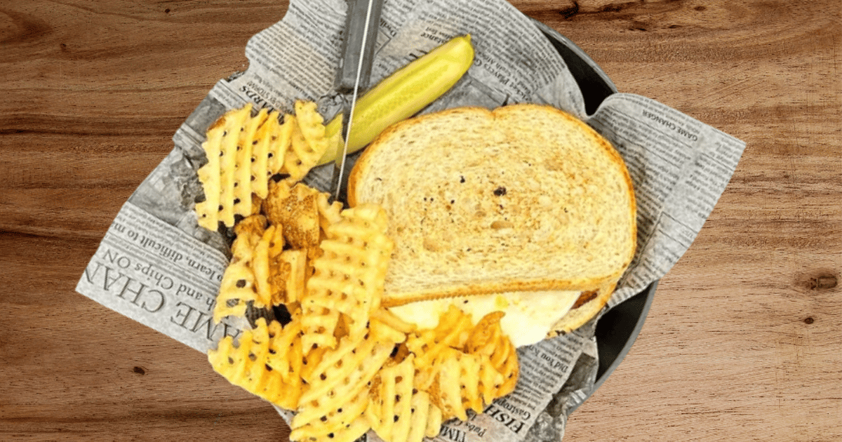 Belfast Barnyard* - All Day Menu - Blarney Stone Irish Pub Bismarck