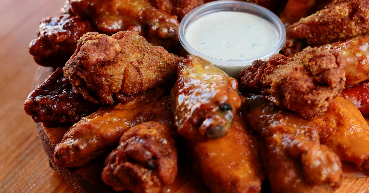 coachsbarandgrills.com