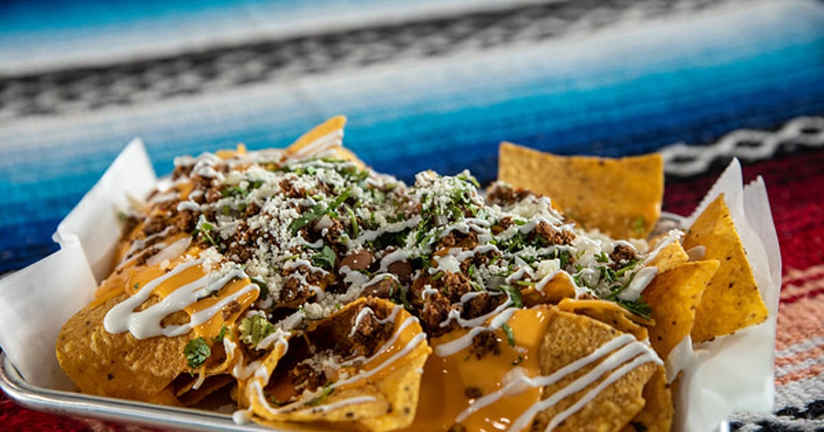 Nachos - Menu - Macho Taco - Mexican Restaurant in Agawam, MA