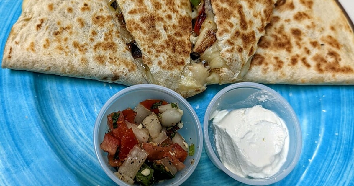 Quesadilla - Menu - Lucky's Taqueria & Cantina - Mexican Restaurant in ...