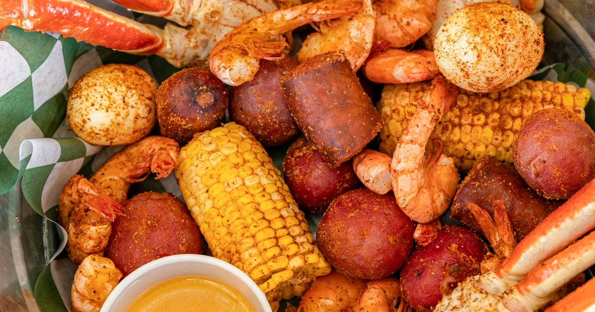 Dee's Steam Pots Menu - Dee's Hangout - Restaurant in Panama City Beach, FL