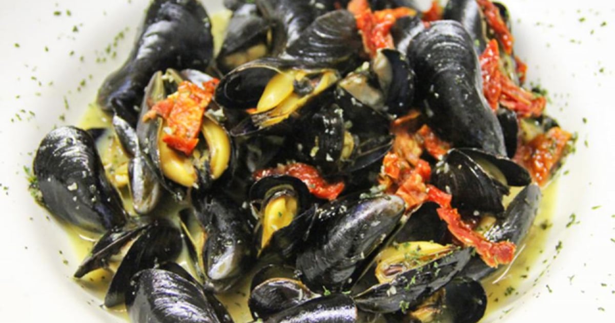 PEI Mussels - DInner Menu - Outriggers Restaurant