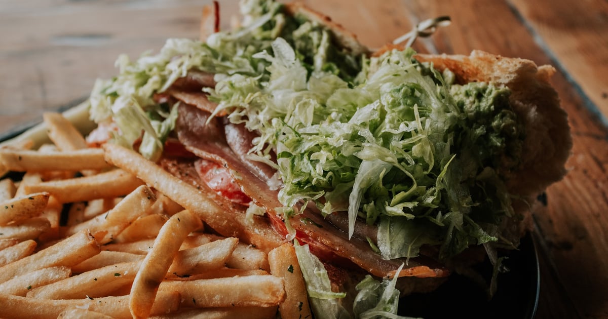 Reservations - Red's Sunset Grill