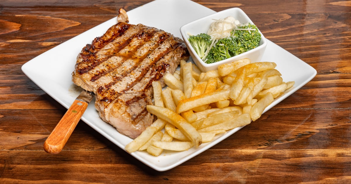 Stadium Lounge - American Restaurant in Monroe, GA