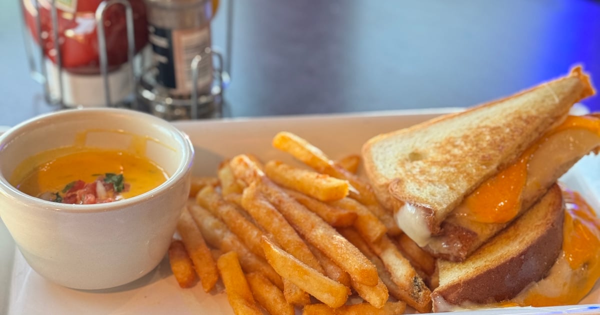 The Ultimate Grilled Cheese - Food Menu - Wild Pitch Sports Bar & Grill ...