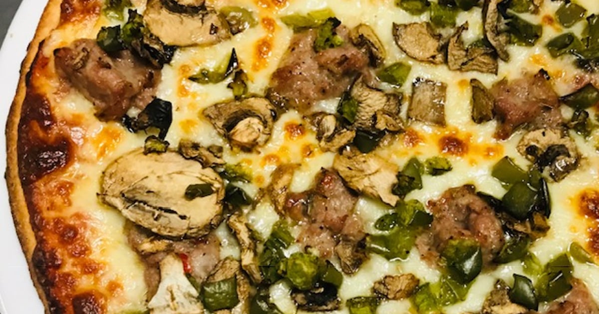 Cauliflower Crust Pizza (GF) - Arts Jug - Restaurant in Watertown, NY