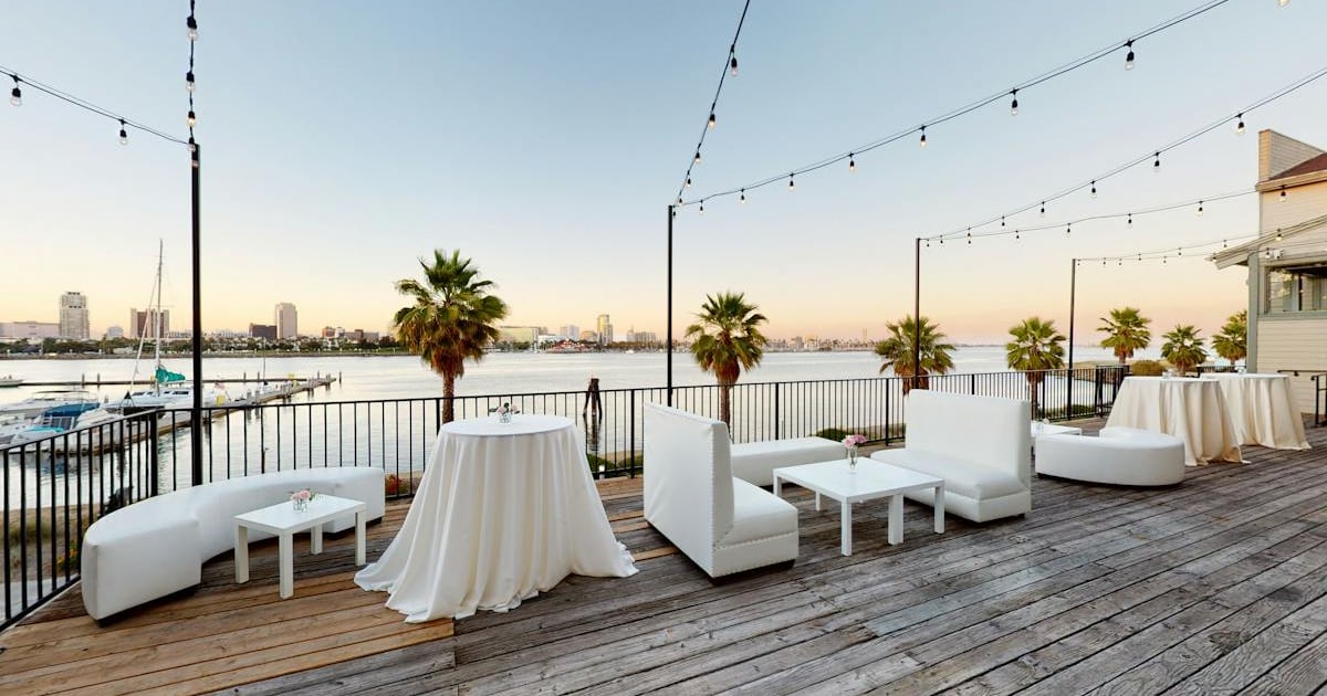 About Us - The Reef on the Water