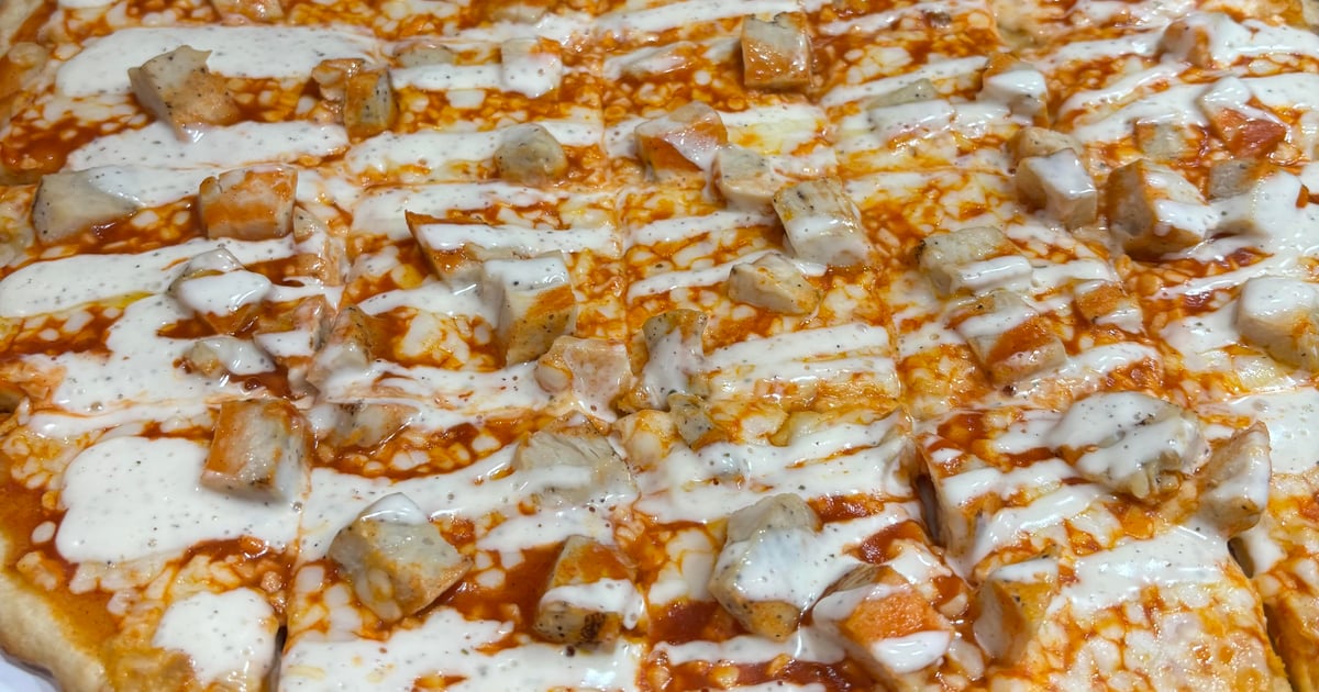10" Buffalo Chicken - Menu - Pizza King | Crawfordsville, IN