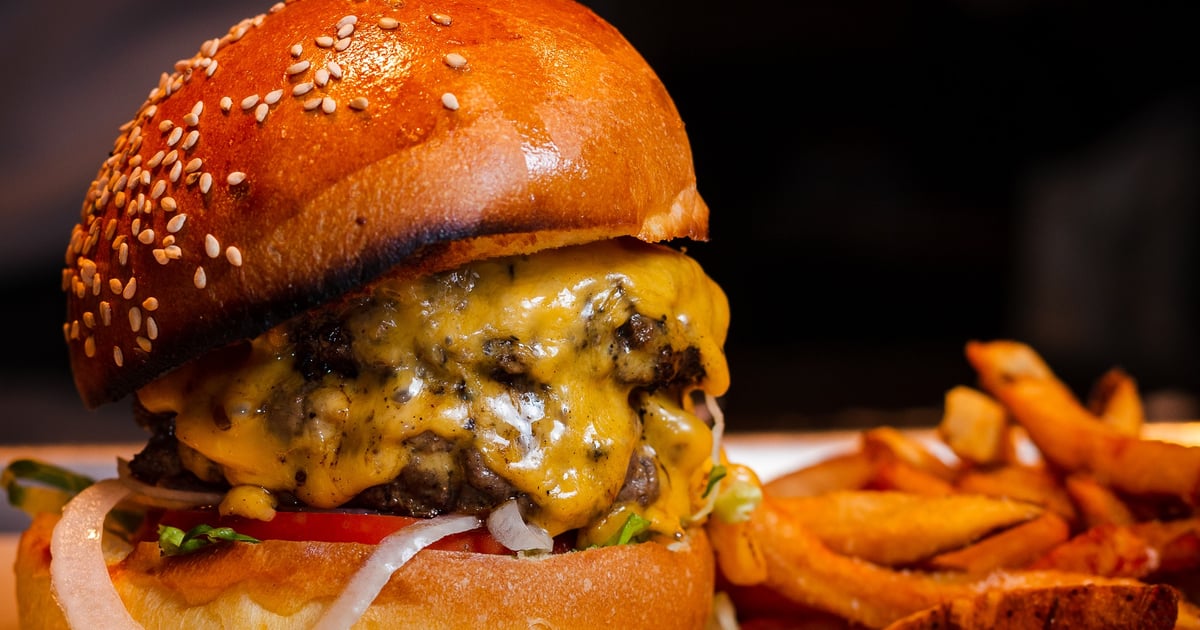 District Burger - Main Menu - District Table and Bar