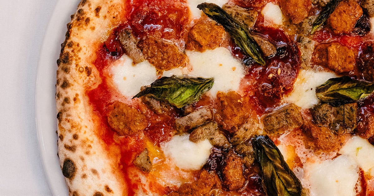 Gli Amanti Della Carne / Meat Lovers Pizza - Bites - Red Phone Booth