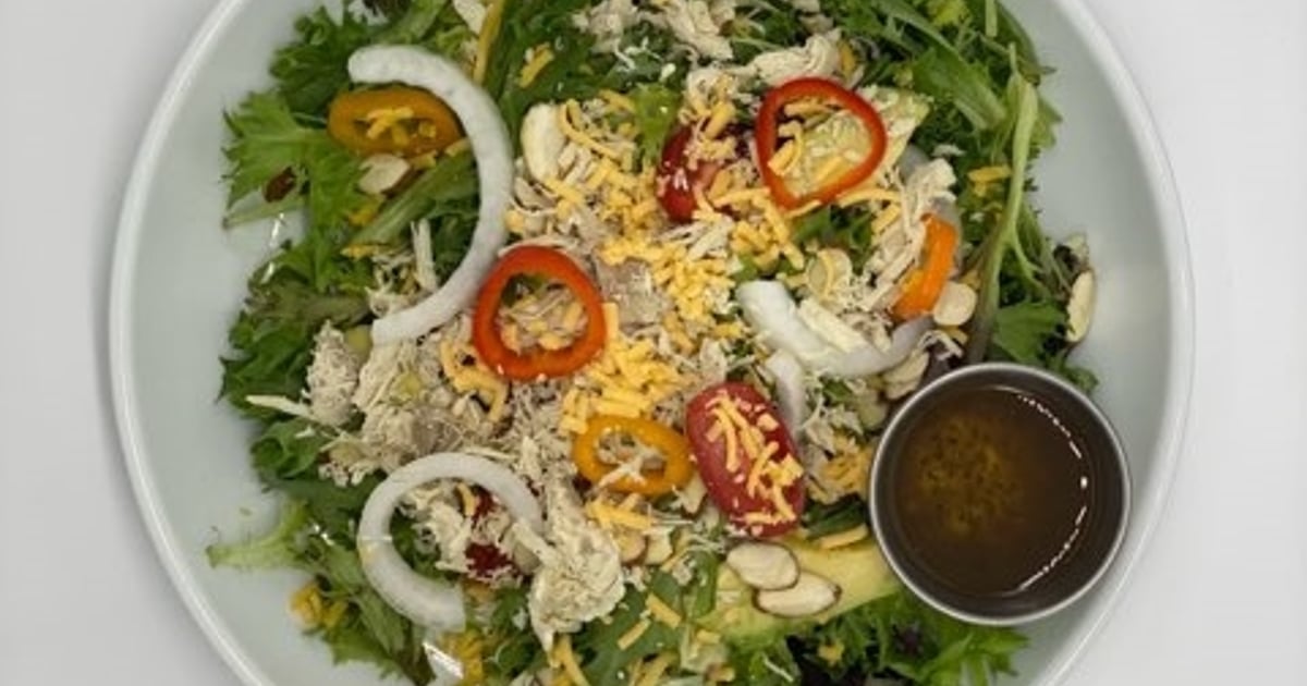 Mixed Greens Salad with Chicken - Our Menu - Felix Street Gourmet ...